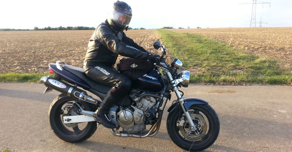Die richtige Sitzposition auf dem Motorrad - Motorradbekleidung.net